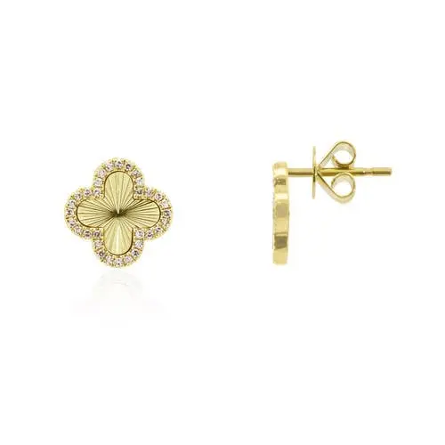 THE LOVERY FINE JEWELRY Fluted Diamond Clover Stud Earrings - Yellow Gold