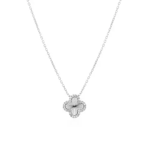 THE LOVERY FINE JEWELRY Fluted Diamond Clover Necklace - White Gold
