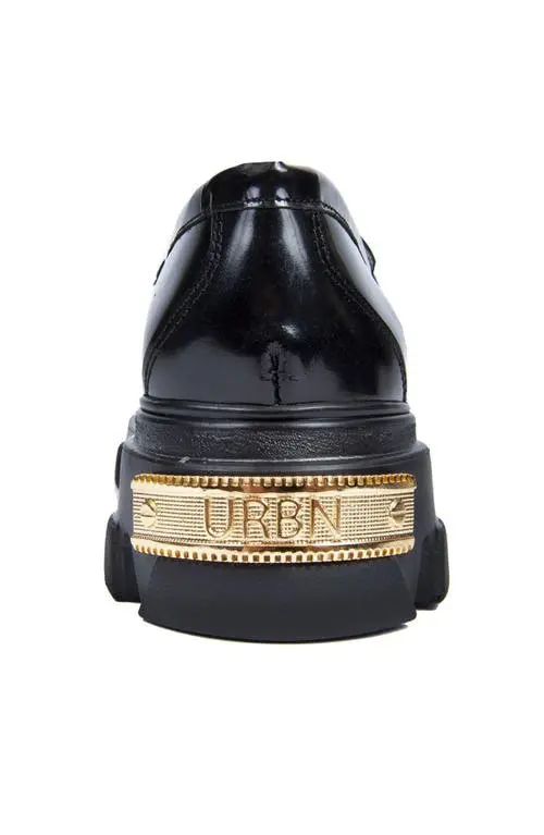 URBNKICKS Leather Loafer With Gold Chain
