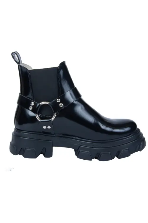 URBNKICKS Chelsea Strap Boots
