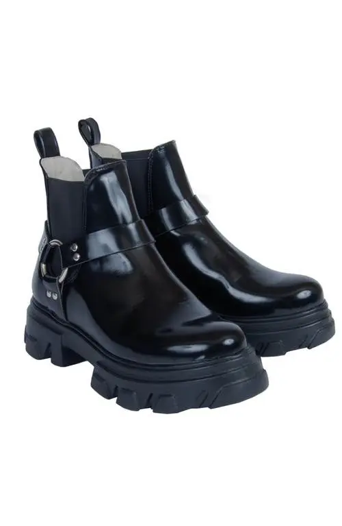 URBNKICKS Chelsea Strap Boots
