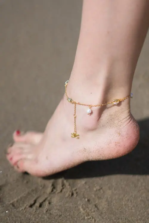CLASSICHARMS Lucia Shell Whisper Anklet