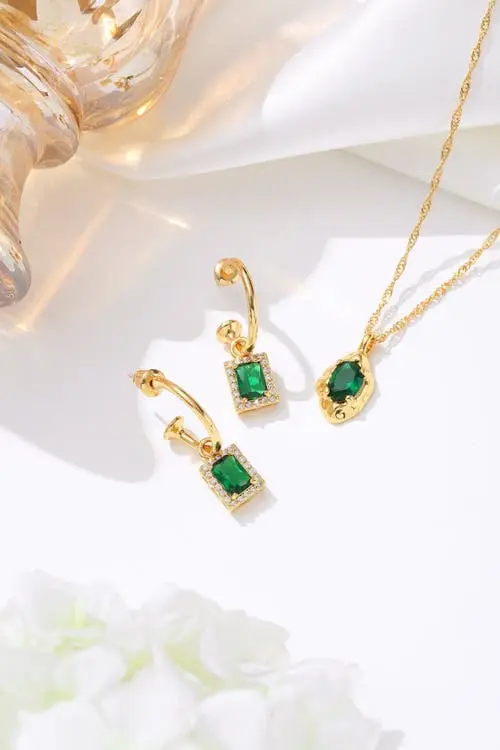 CLASSICHARMS Molten Zirconia Pendant Necklace - Gold