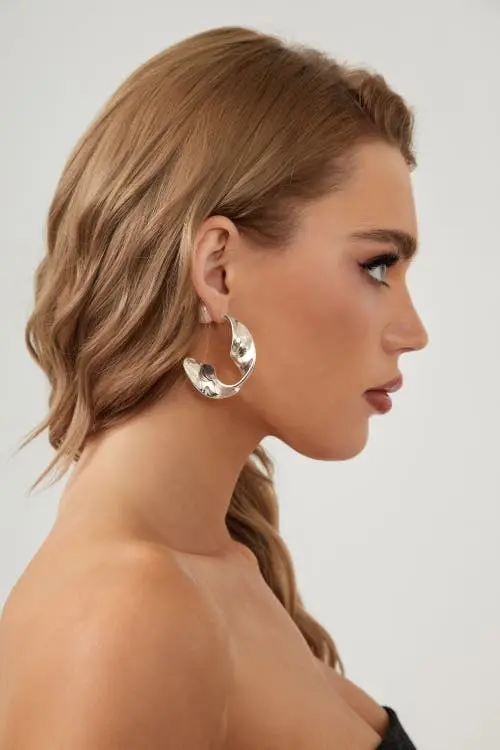 CLASSICHARMS Chunky Wave Hoop Earrings - Silver