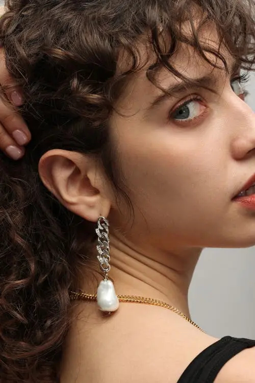 CLASSICHARMS Baroque Pearl Chain Drop Earrings