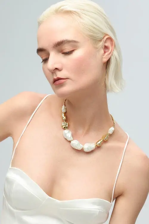 CLASSICHARMS Baroque Pearl Statement Necklace