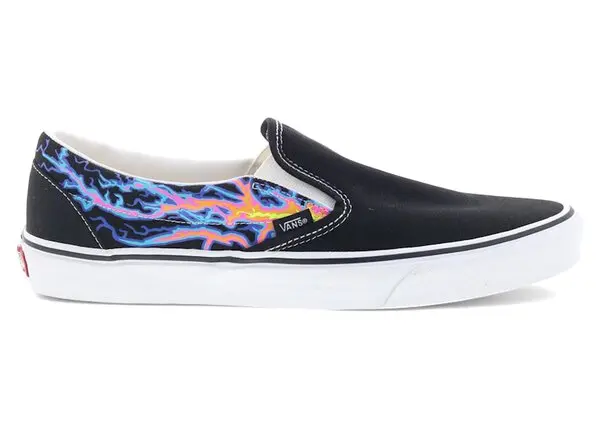 VANS Classic Slip-on Sneakers - Black/red