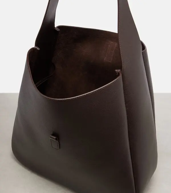 Saint Laurent Le 5 À 7 Shoulder Bag In Leather - Brown