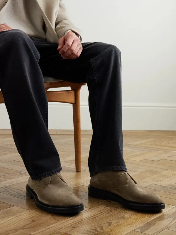 Mr P. Lucien Chukka Boots