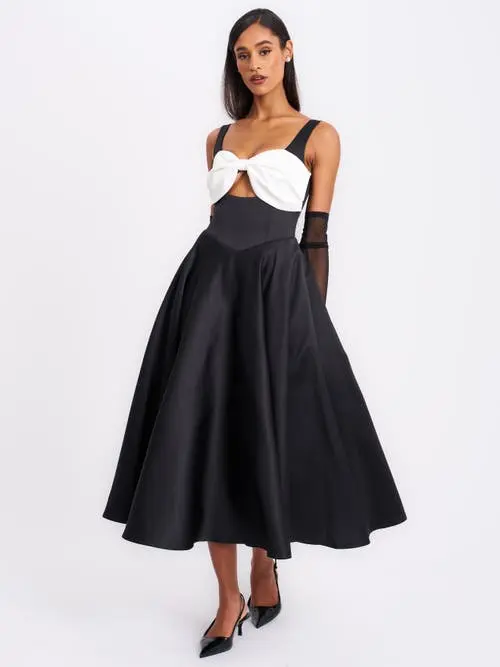 MISS CIRCLE Edda Maxi Gown With Bow