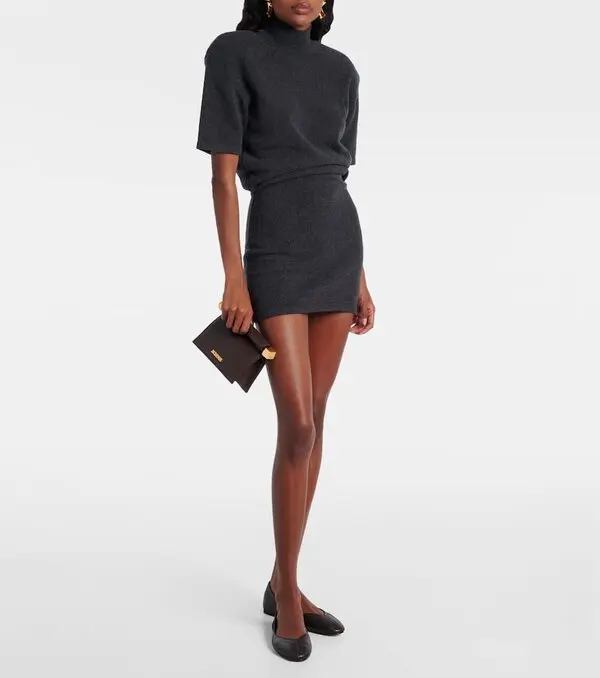Jacquemus La Pochette Rond Carré Small Leather Clutch