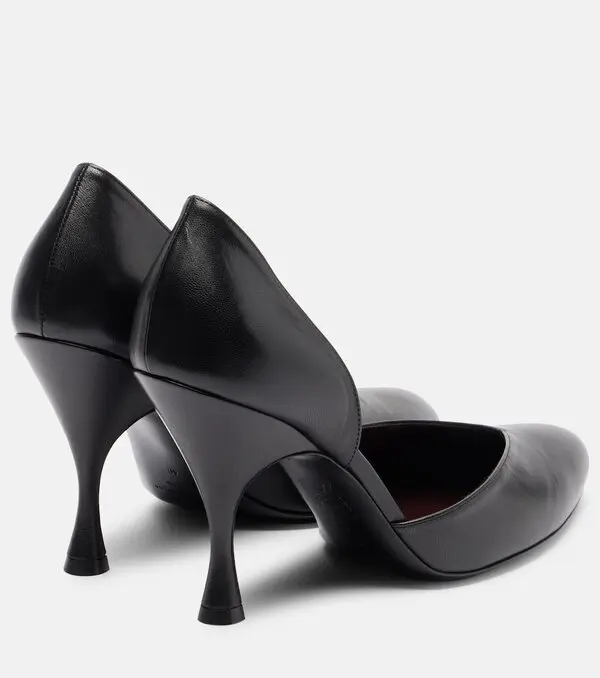 HERBERT LEVINE Leather Pointed Toe Pumps