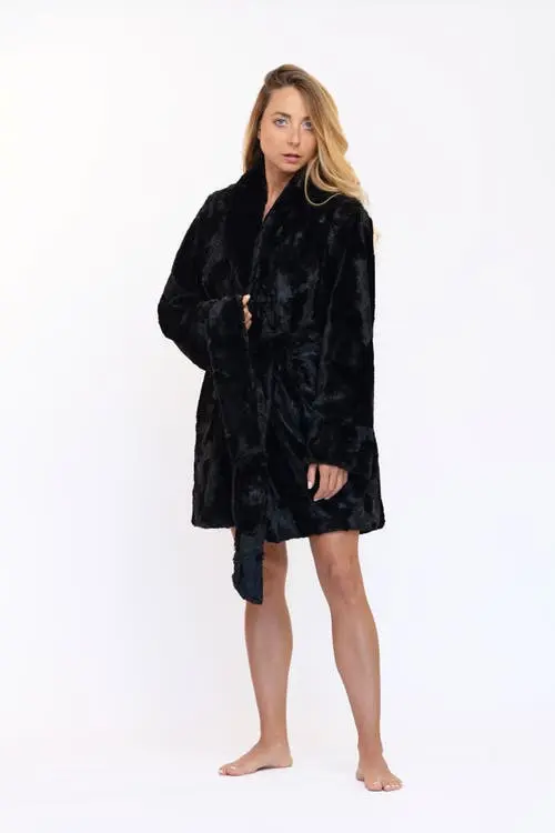 SEA TO ME BLANKETS Ojai Retreat Faux Fur Robe With Silky Lining - Black