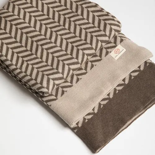PINK LEMONADE Zima Organic Cotton Throw Blanket - Dark Brown