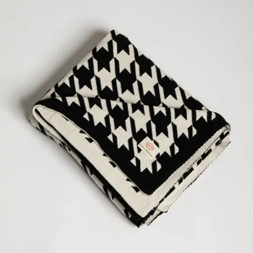 PINK LEMONADE Houndstooth Organic Cotton Throw Blanket