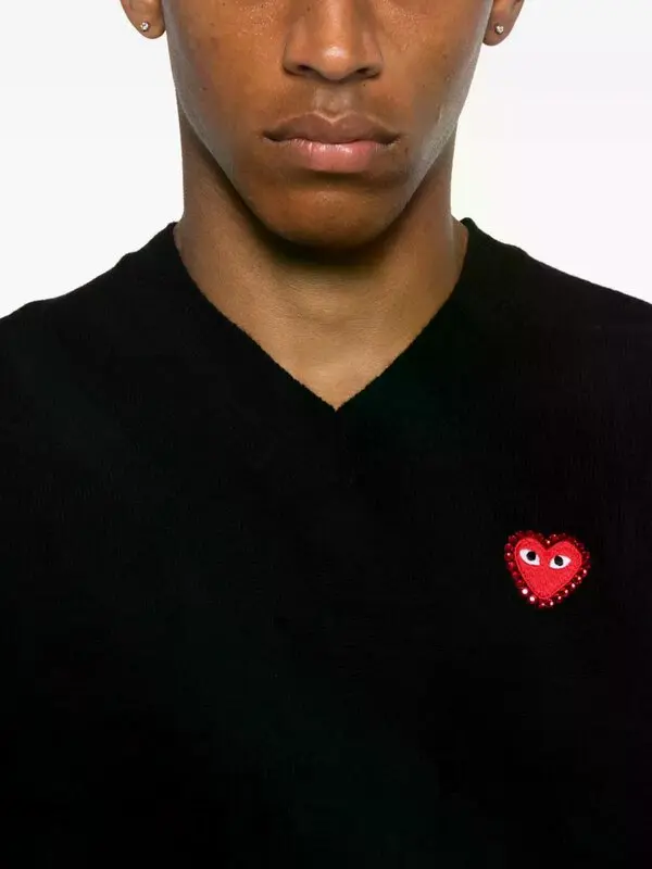 Play Comme Des Garcon Emblem Rhinestone-heart Sweater - Black