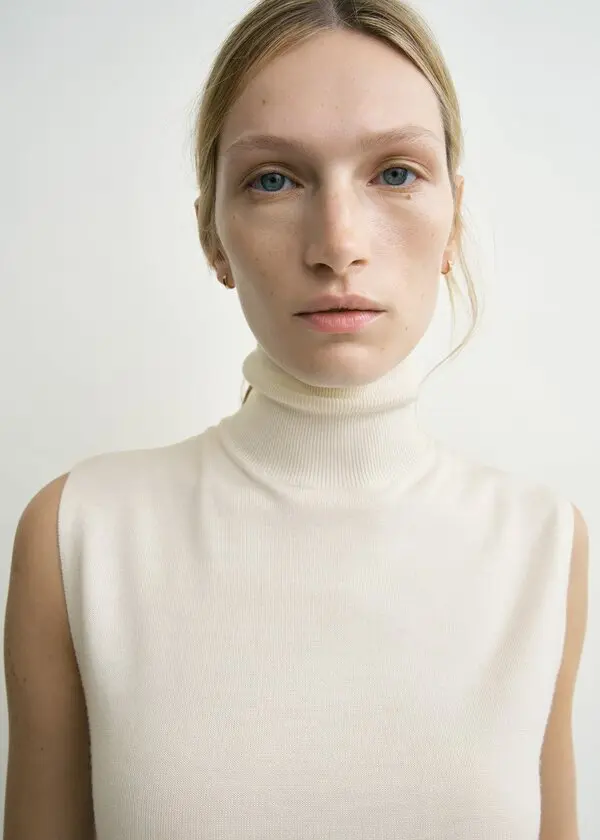 TOTEME Sleeveless Fine Knit Turtleneck