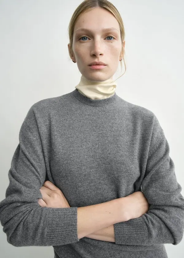 TOTEME Classic Cashmere Crew Knit - Grey
