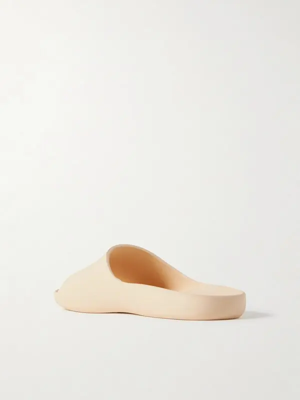 THE ROW Ama Rubber Slides - Neutrals