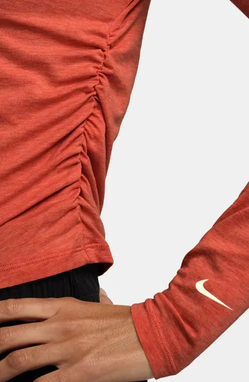 Nike Chill Stretch Cotton Blend T-shirt - Picante Red/htr/sail