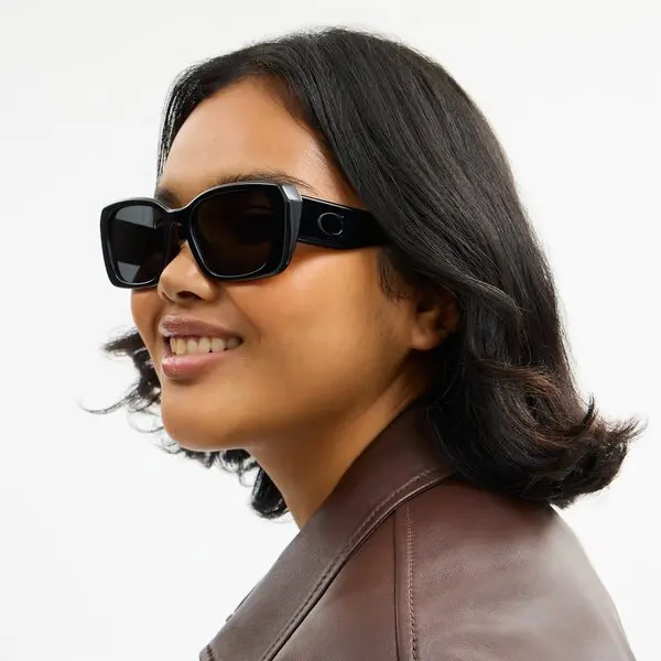 COACH Oversized Rectangle Sunglasses With C Hardware - Black
