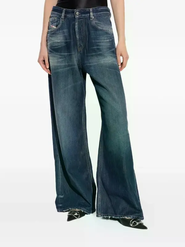 DIESEL® 1996 D-sire Distressed Jeans