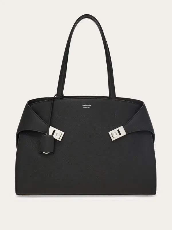 FERRAGAMO Hug Shoulder Bag - Black