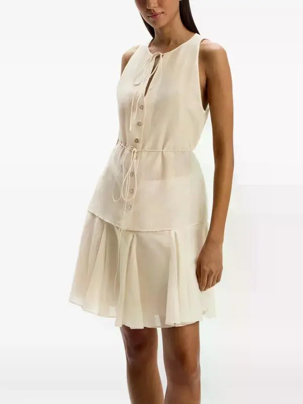 12 STOREEZ Tie-neck Buttoned Blouse