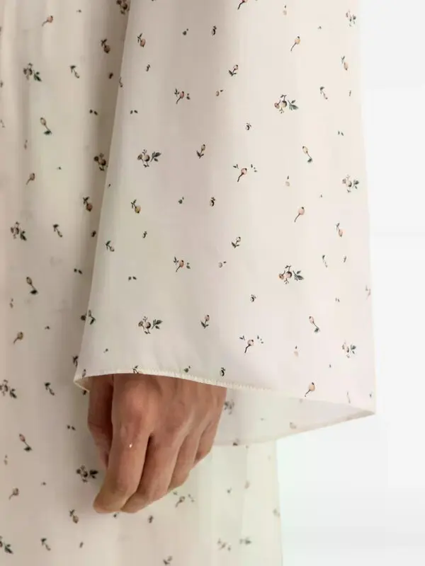 12 STOREEZ Floral-print Silk Robe