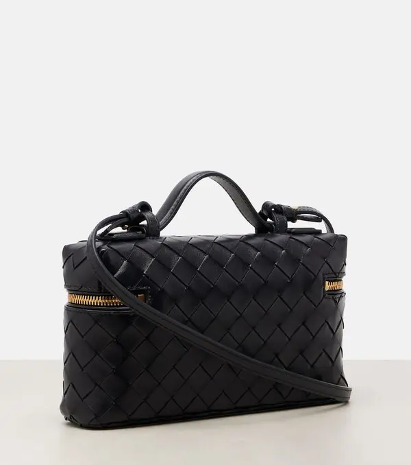 Bottega Veneta Intrecciato Leather Vanity Bag - Black