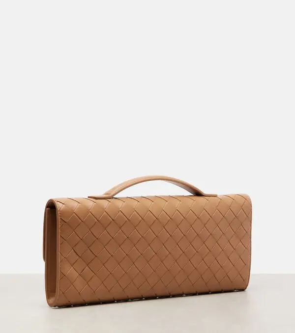 Bottega Veneta Andiamo Intrecciato Leather Clutch - Beige