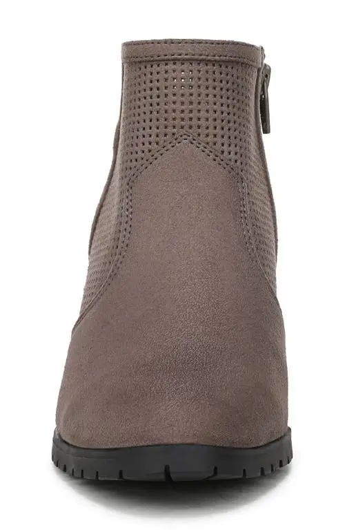 LIFESTRIDE Matilda Lug Sole Bootie