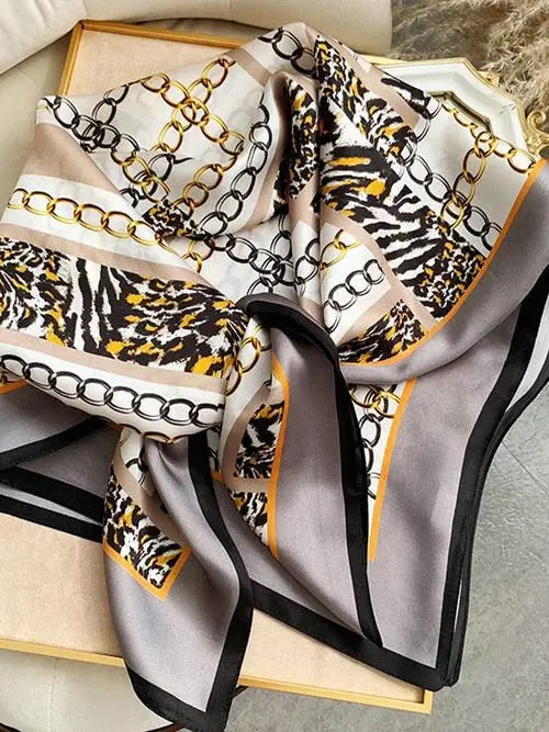 SILKSILKY Silk Square Scarf - Chain