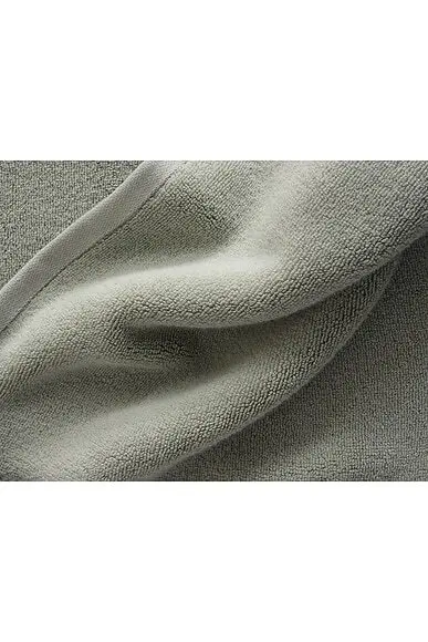 PARACHUTE Premium Plush Bath Towel