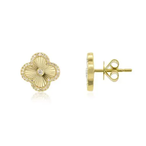 THE LOVERY FINE JEWELRY Fluted Gold Diamond Clover Stud Earrings - Yellow Gold