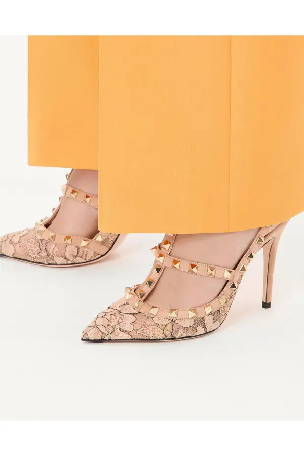 Valentino Garavani Rockstud Lace 100mm Pumps - Natural