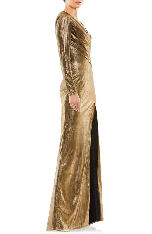 Mac Duggal Metallic Ruched Gown With V-neck And High Slit - Gold