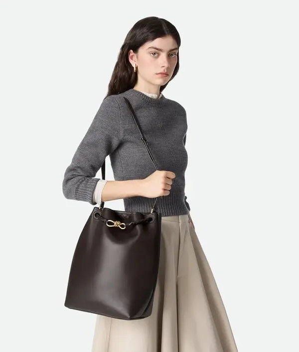 Bottega Veneta Andiamo Bucket Bag - Fondant