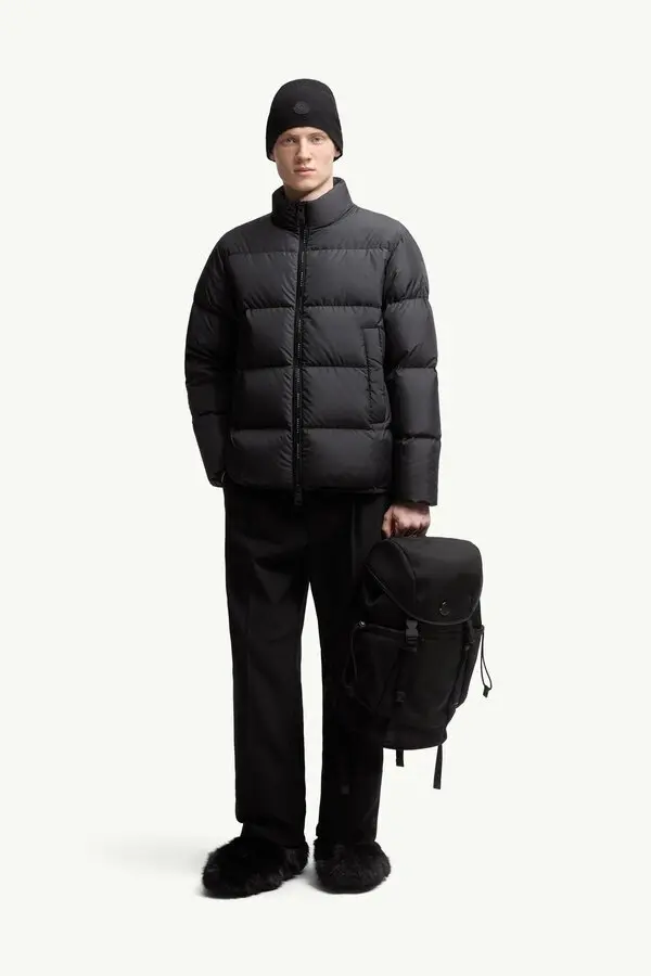 Moncler Erterle Short Down Jacket - Black