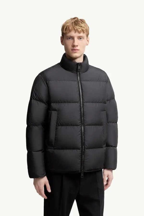 Moncler Erterle Short Down Jacket - Black