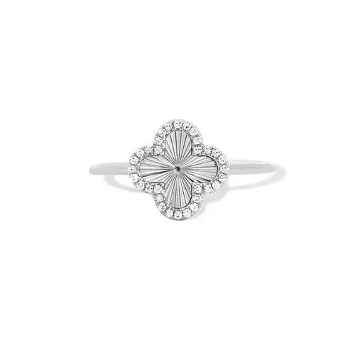 THE LOVERY FINE JEWELRY Fluted Gold Diamond Clover Ring - White Gold