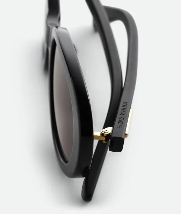 Bottega Veneta Classic Oval Sunglasses - Black/grey