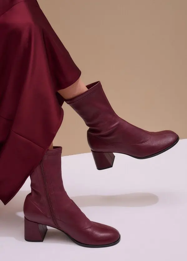 ME+EM Ankle Stretch Boot - Deep Red