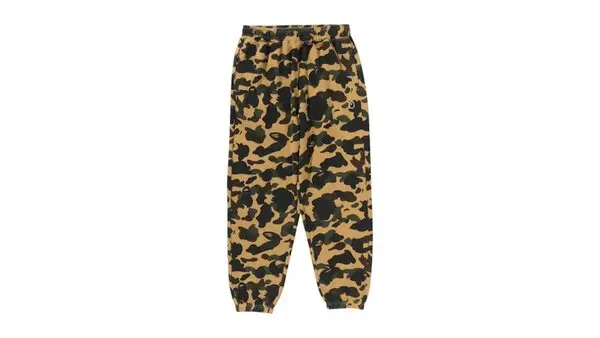 A BATHING APE 1st Camo One Point Relaxed Fit Sweat Pants - Yellow