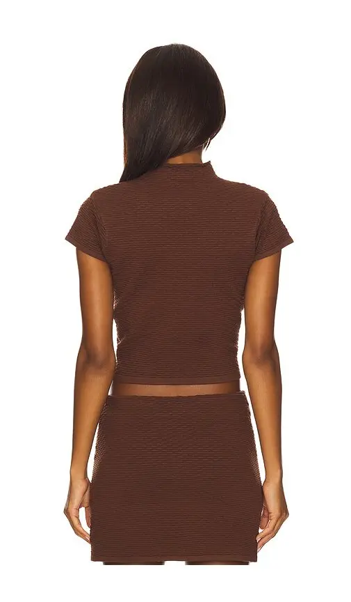 Line & Dot Grove Top