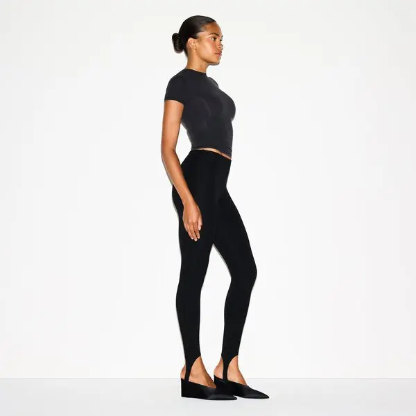 SKIMS The Essential Collection High Waisted Stirrup Legging - Obsidian