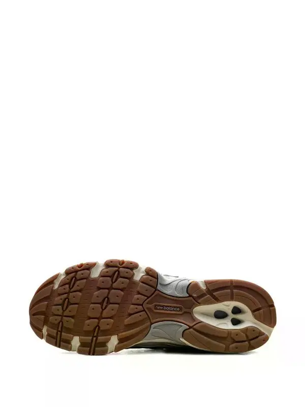NEW BALANCE 740 Sneakers - Neutrals