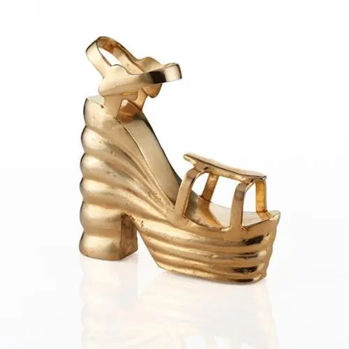 LUNARES Carmen Shoe / Bookend