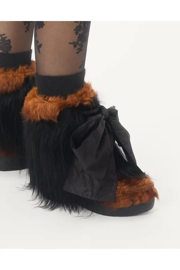 Valentino Garavani Snowish Fur Ankle Boots - Black