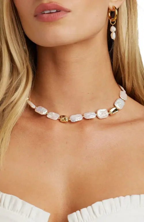 UNTAMED PETALS Kourt Pearl Necklace